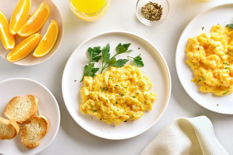 Are expired eggs safe to eat, and for how long?