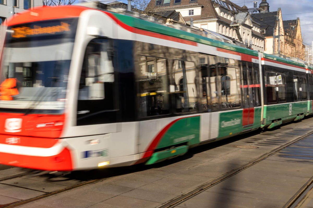 Fans besprühen City-Bahn mit "Wismut Aue": Aktion hat Nachspiel