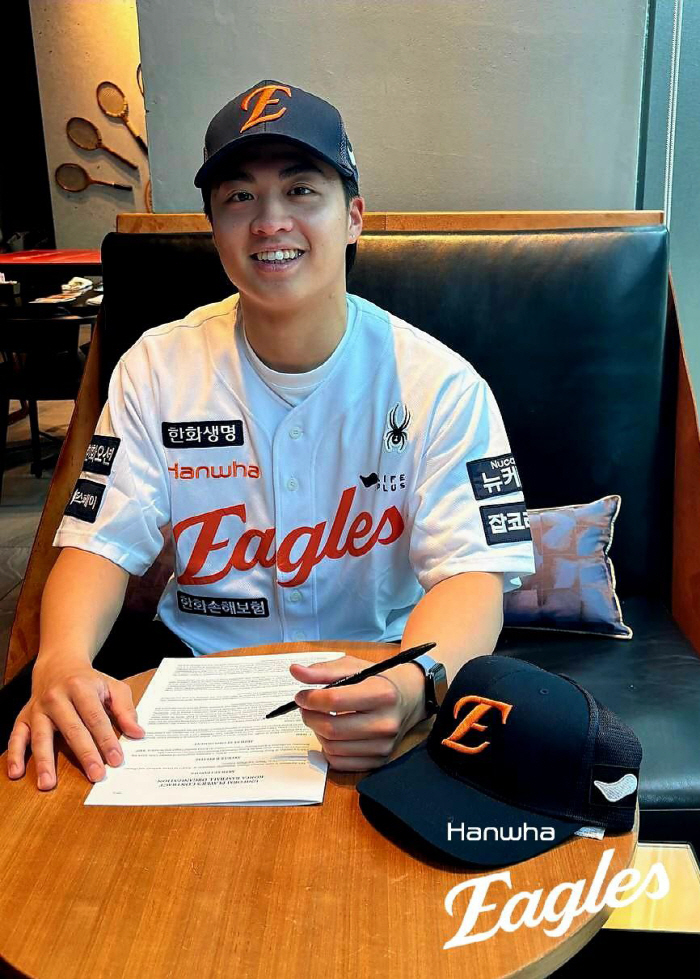 9 Asian quarter players → pitchers → possibility of pitching and ...