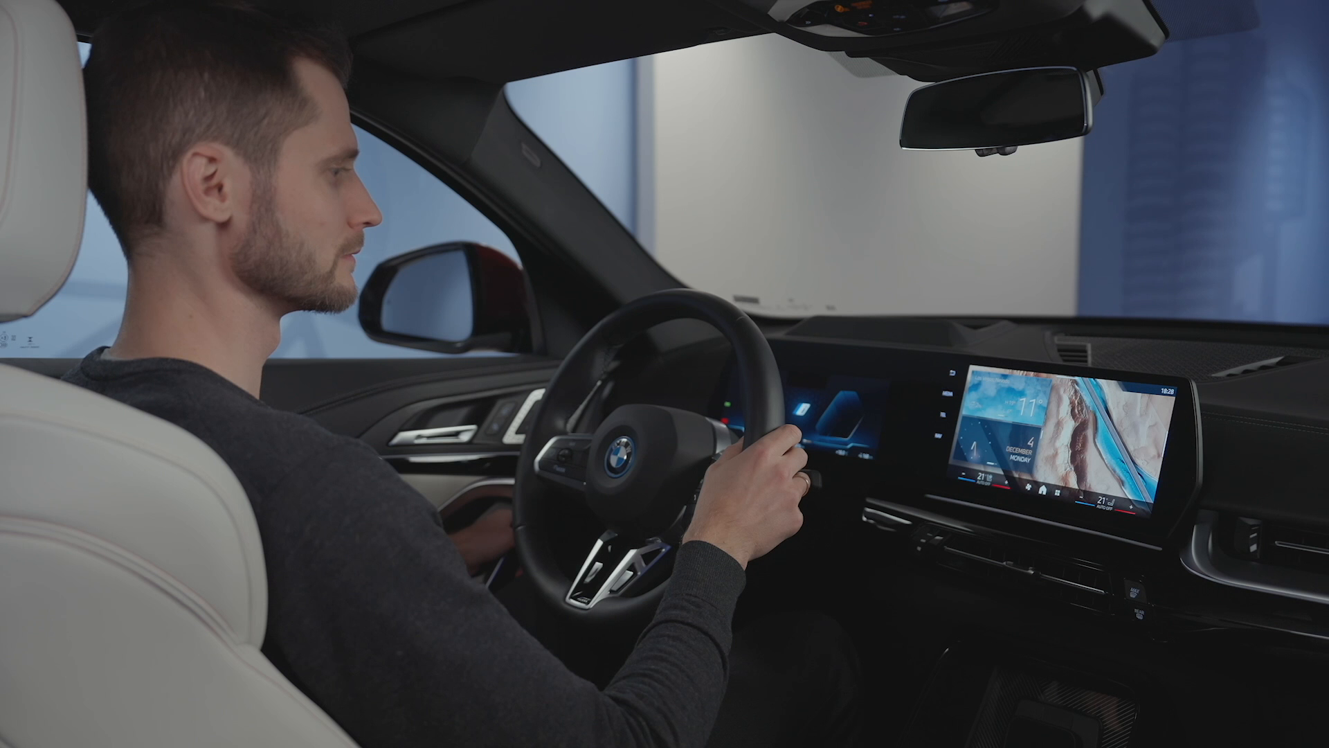 Entwicklungsdemo - BMW Sprachassistent wird mithilfe von Amazon Alexa ...