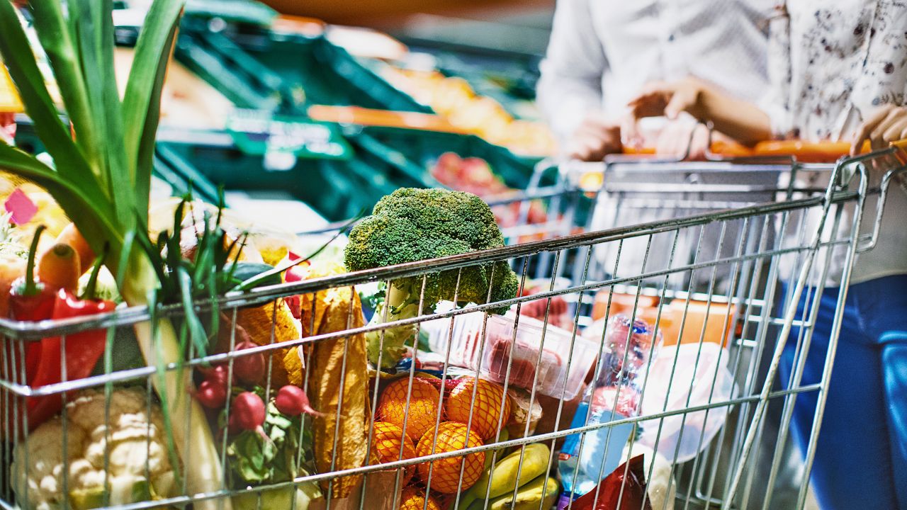 10 sneaky food packaging tricks that make you grab more than you need