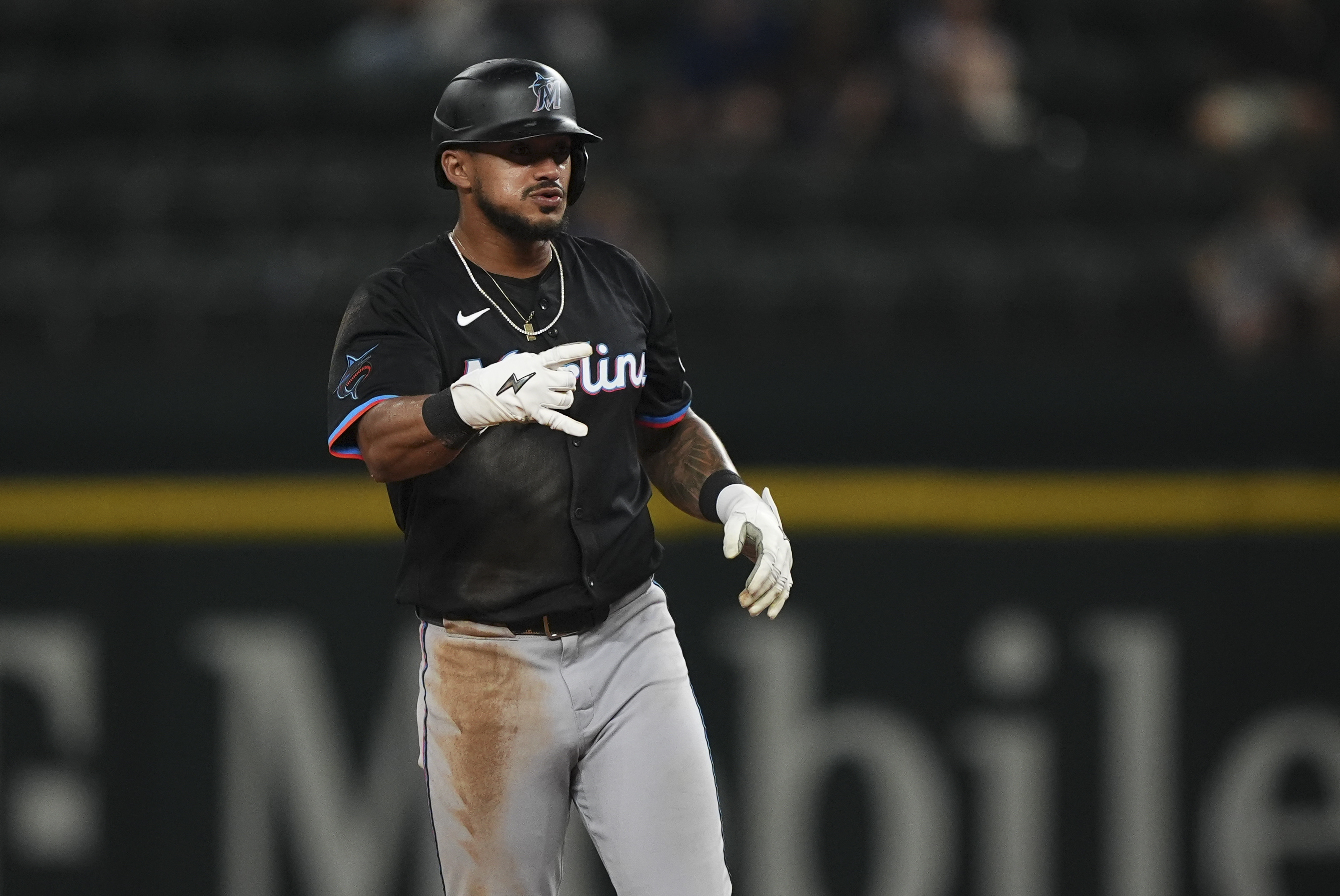 Cincinnati Reds acquire OF Dane Myers from Miami Marlins