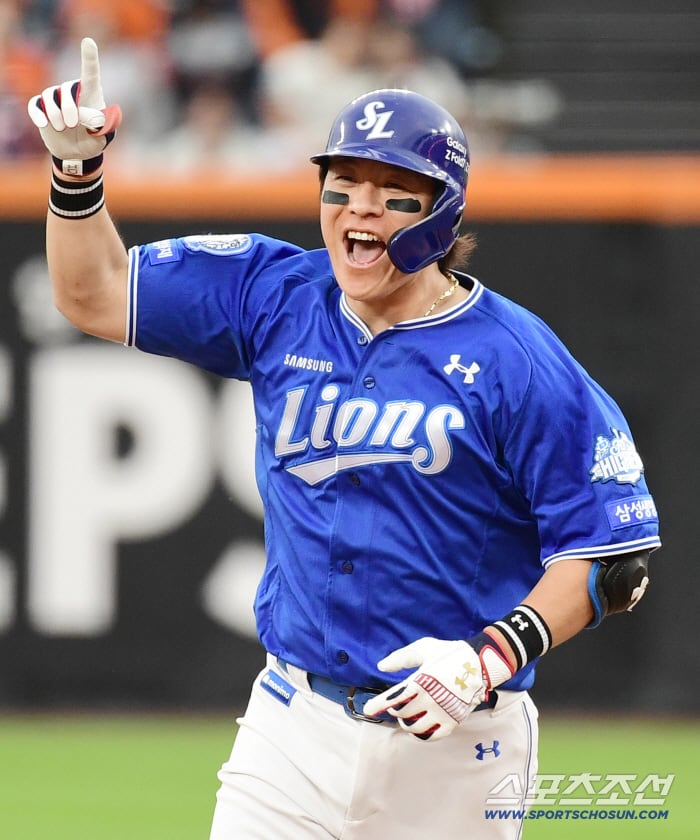 Kang Min-ho becomes first KBO player to sign fourth FA contract