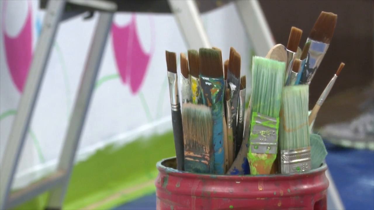 Blank wall becomes a canvas for hope at transitional housing center