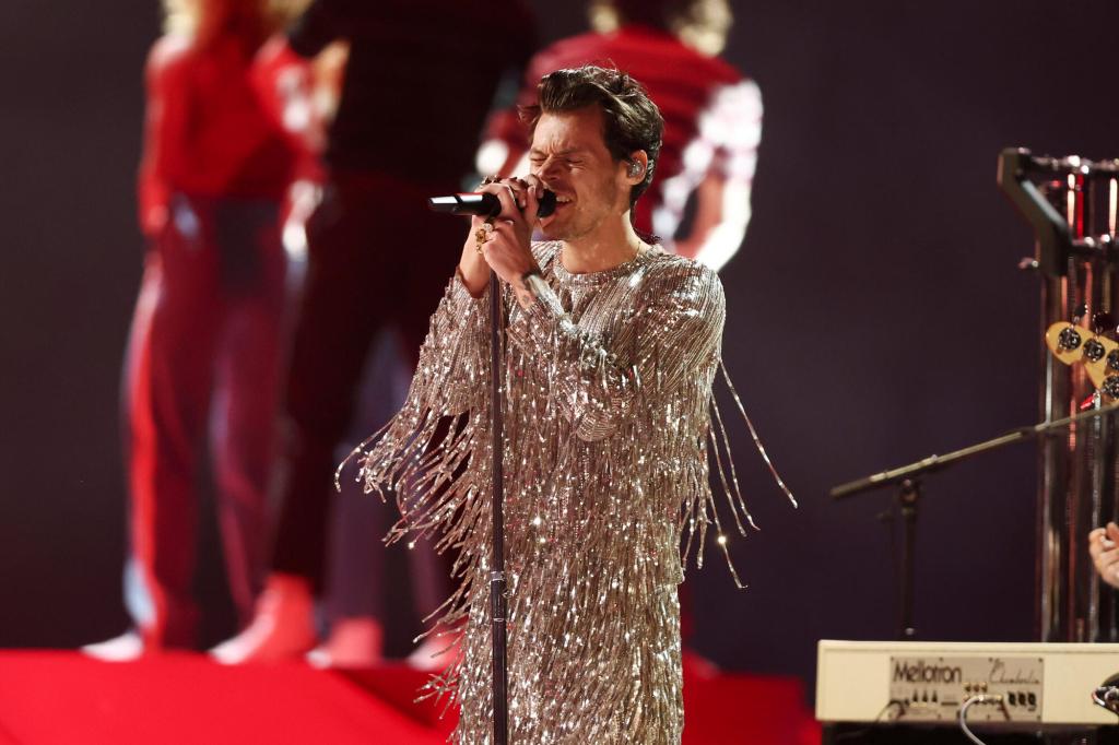 Harry Styles breaks his music hiatus with a surprise video amid Zoë ...