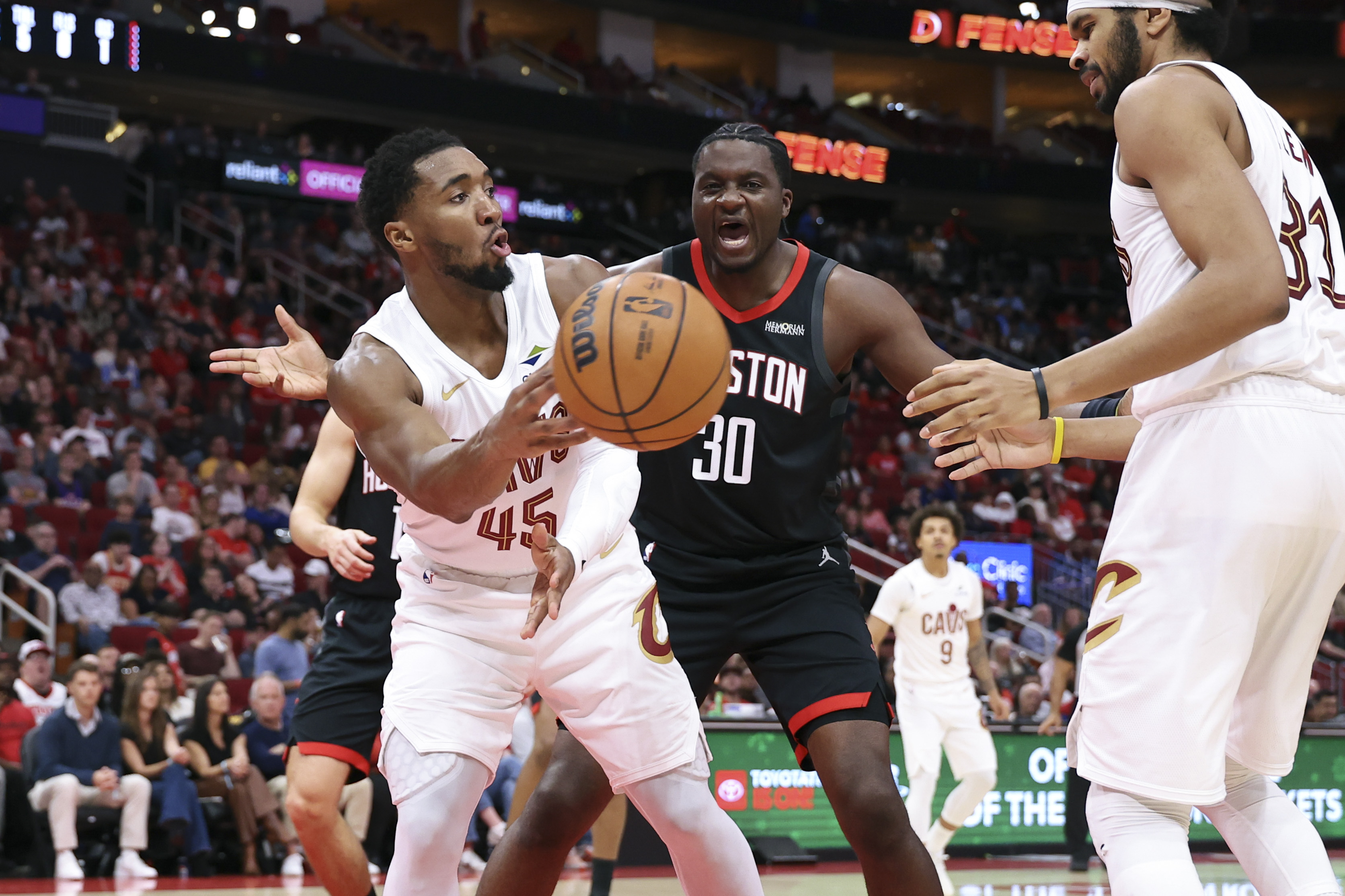 Cavs get embarassed once again, this time by Rockets