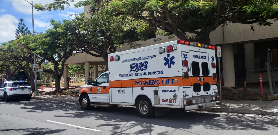 Man, 33, dead following critical car crash in Kalaeloa