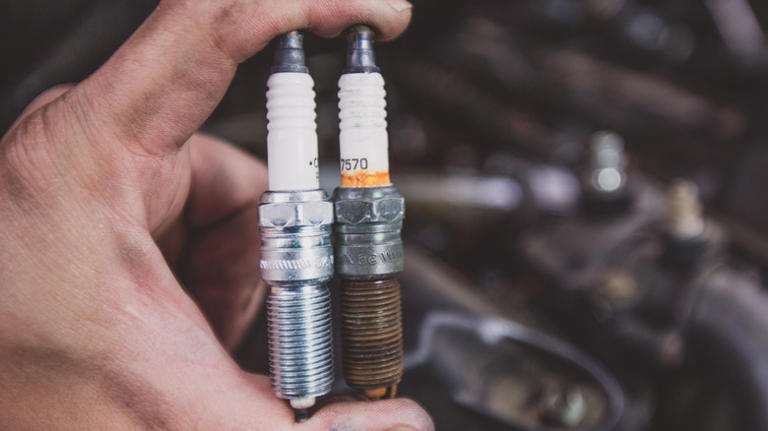 Why some 4-cylinder engines use 8 spark plugs