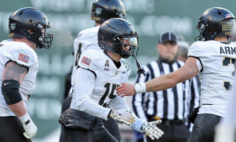 Army takes down UConn, 41-16 in Wasabi Fenway Bowl game