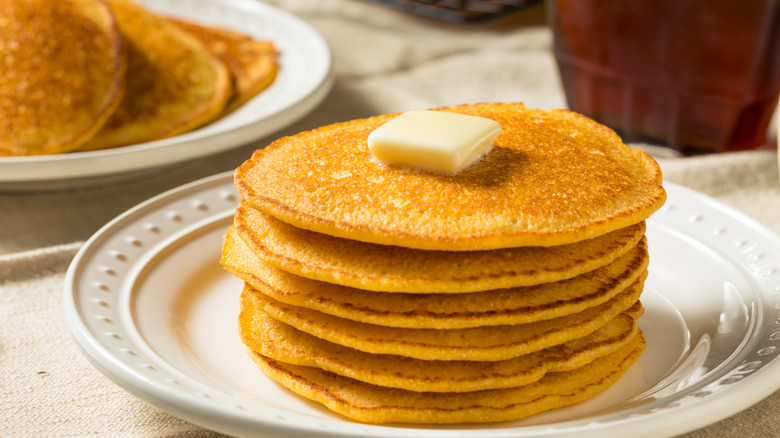 Are johnny cakes, pancakes, and hoecakes really just the same thing?