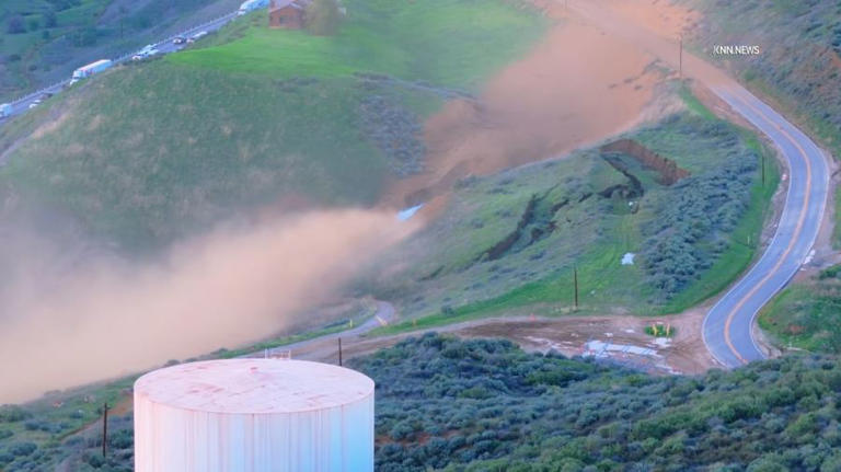 Gas line explosion shuts down 5 Freeway in Castaic