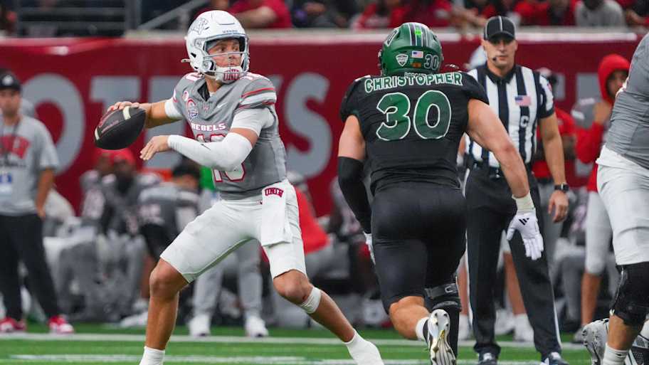 Major college football program surges as candidate for 4,000-yard QB