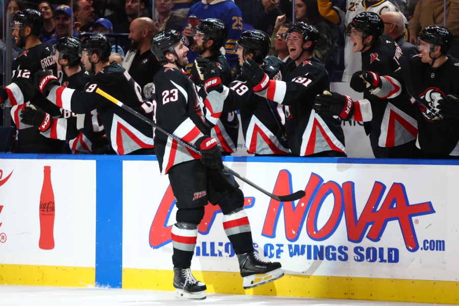 Great 8: Sabres extend win streak to move closer to playoff position