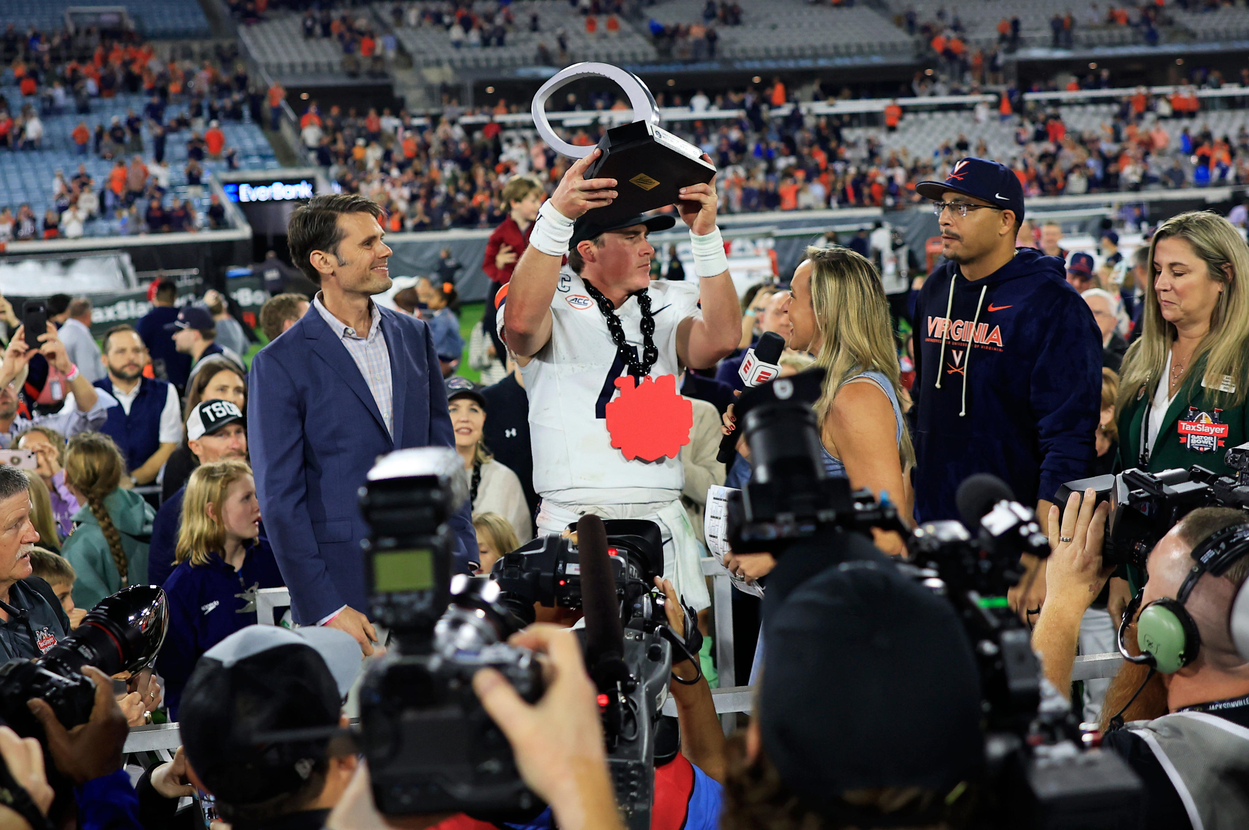 Wahoo! Virginia makes school history with Gator Bowl victory over Mizzou