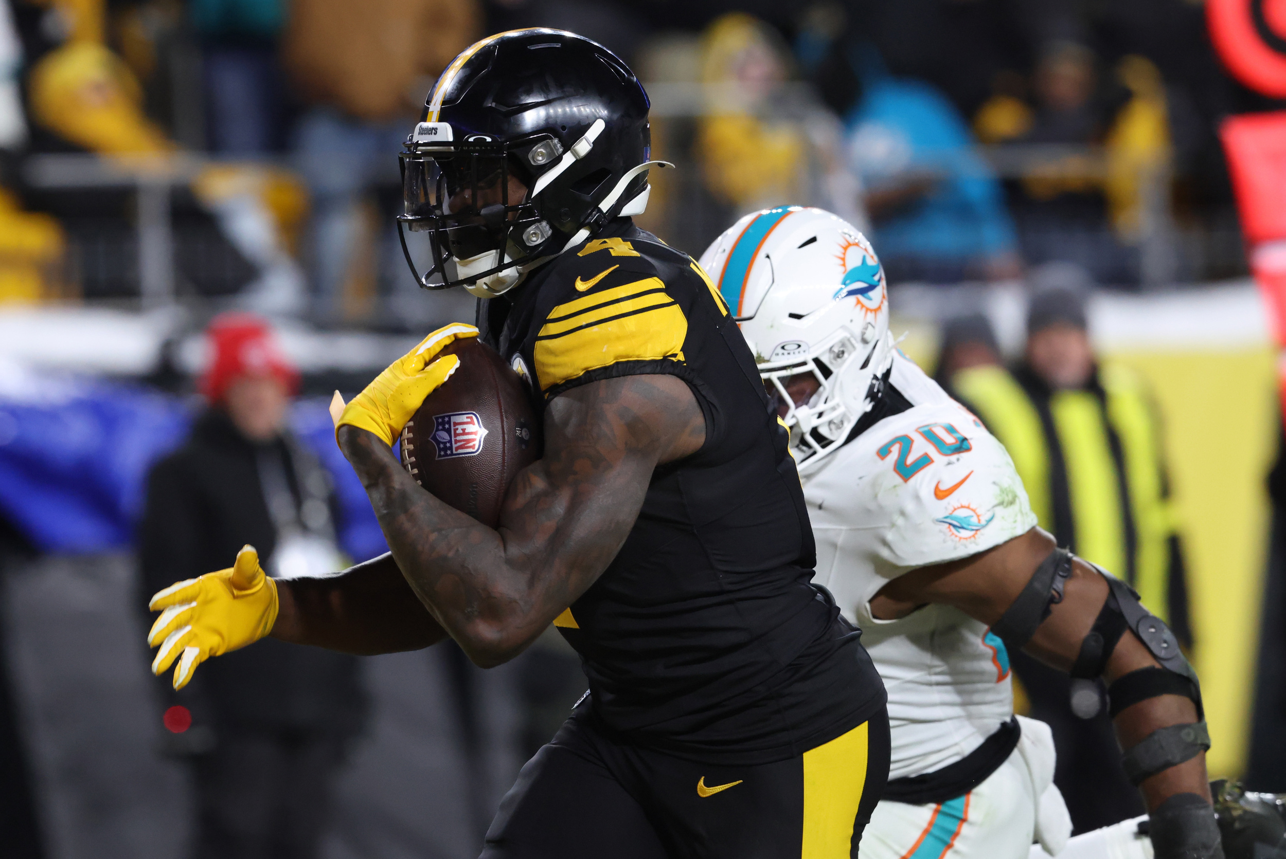 Mike Florio calls out Steelers for colossal failure of protecting fans ...