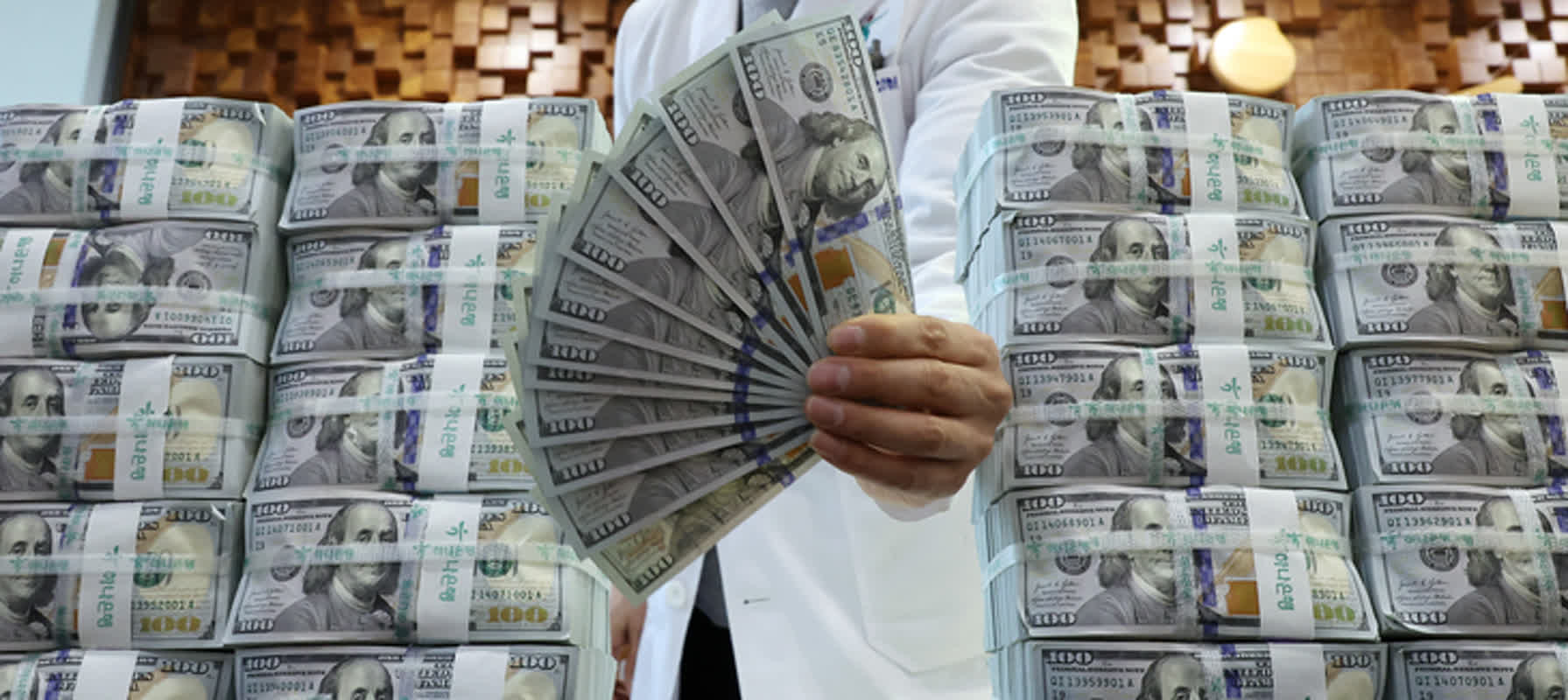 ‘원화 환율 상승’ 급한불 껐지만 내년엔 1400원대 고착화 전망