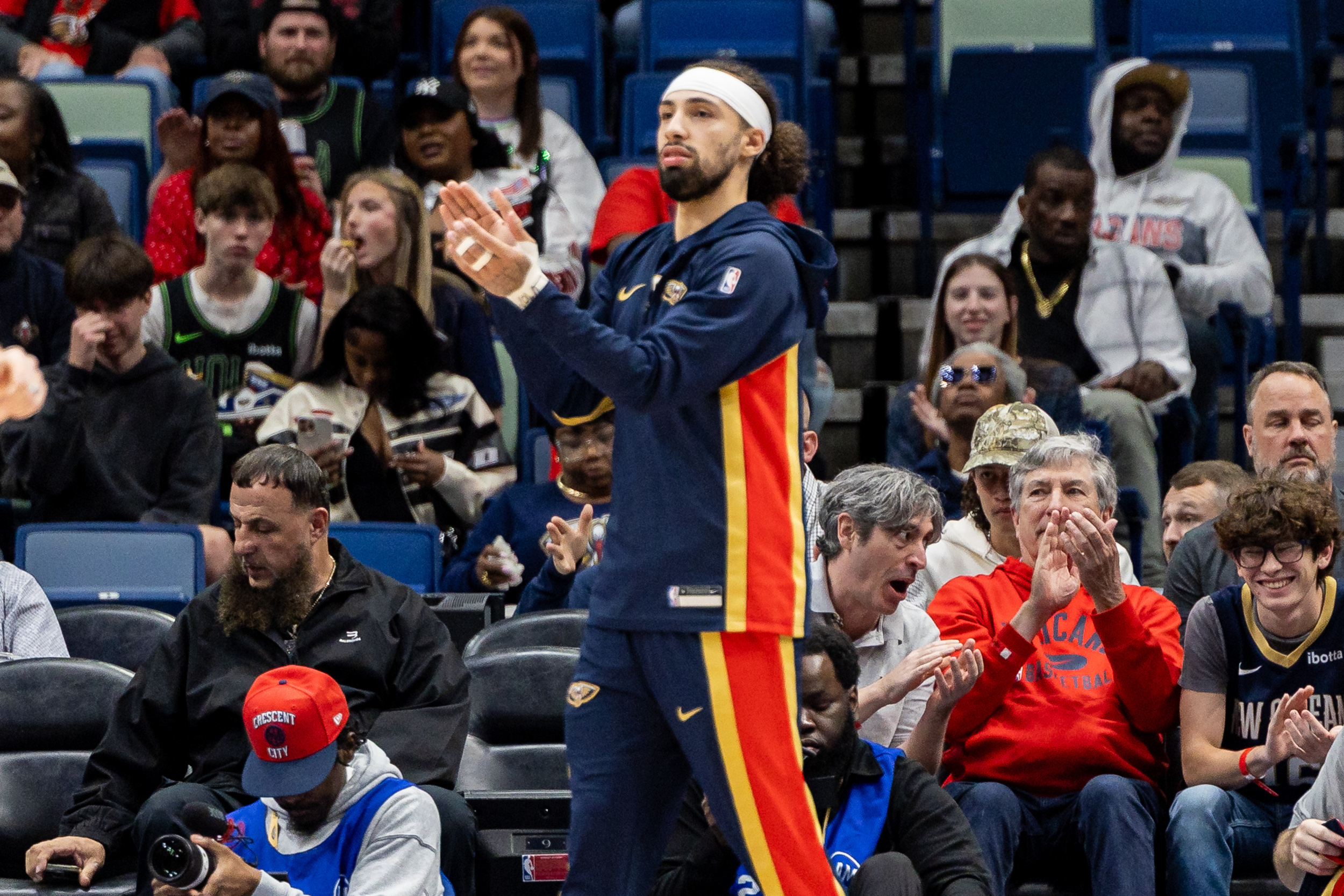 Mark Williams and Jose Alvarado ejected for throwing punches in Phoenix ...