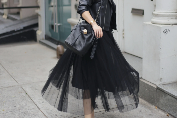 Kelebihan dan kekurangan bahan tulle untuk berbagai pakaian