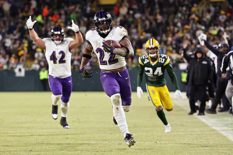 Roundtable reactions: Ravens run over Packers, keep playoff hopes alive