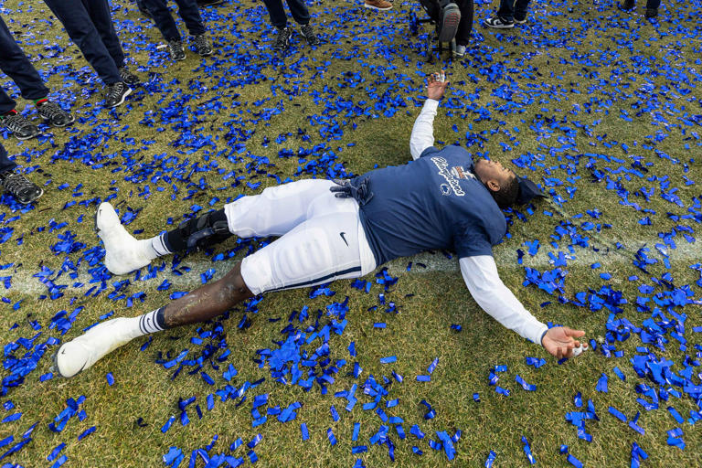 Penn State downs Clemson in Pinstripe Bowl for 4th straight win: Recap