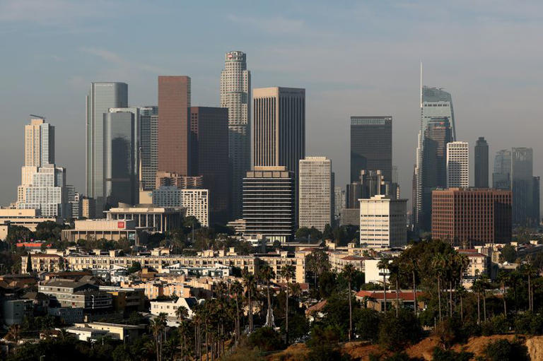 Massive gas line explosion shuts down Los Angeles freeway, triggers ...