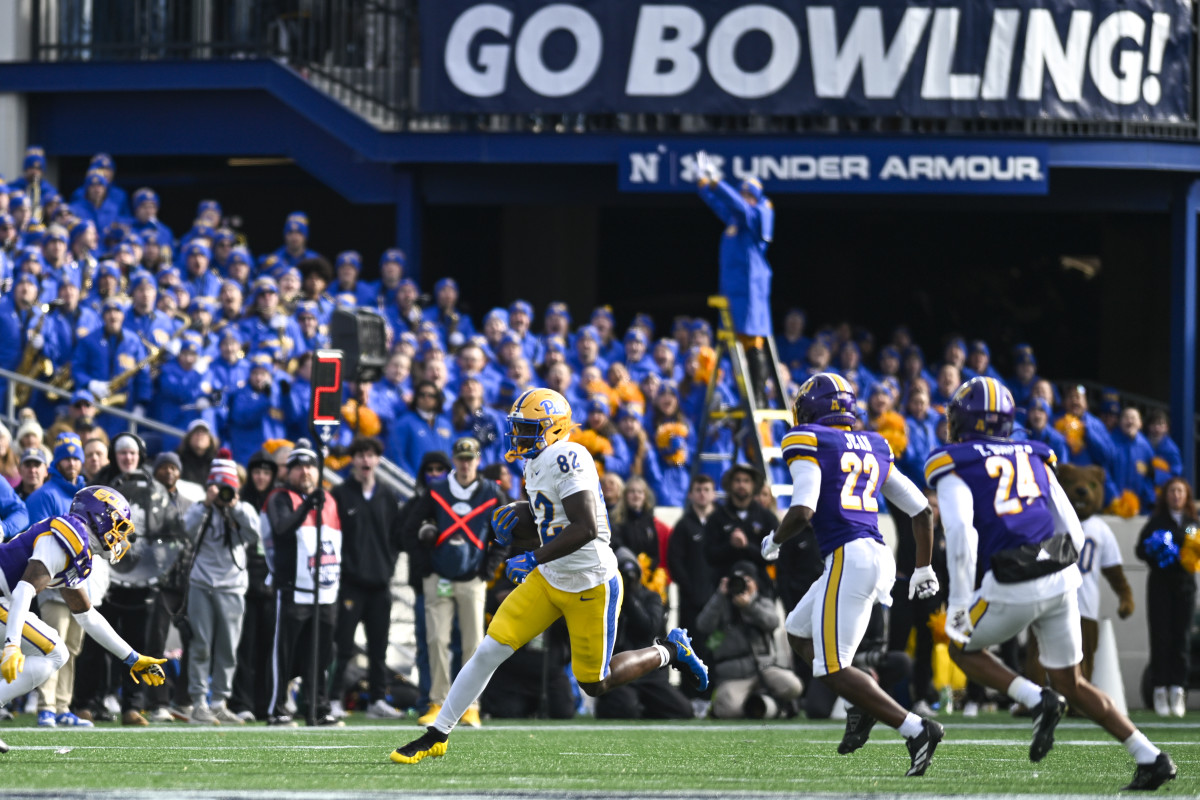 College football refs accused of rigging Pitt vs. East Carolina bowl game