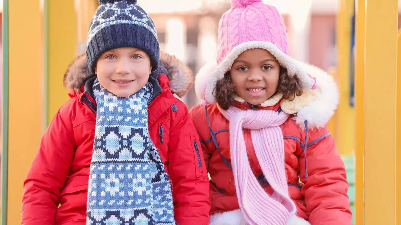 Experts warn: Overdressing children in winter can limit movement and ...