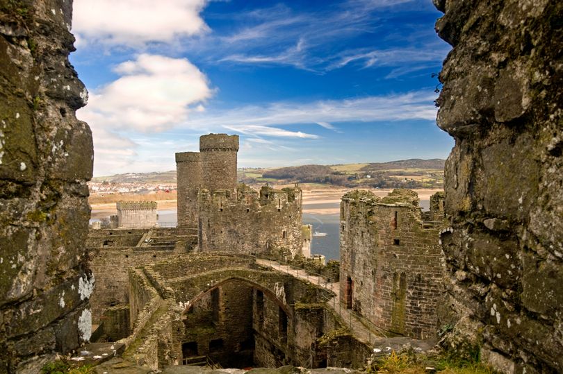Barmy visitors slam one of UK's most famous castles – for being like a ...