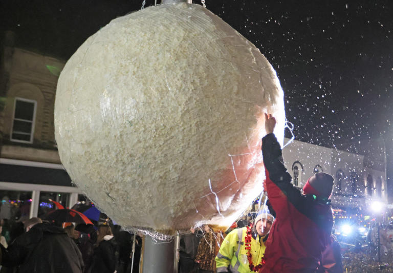 Chagrin Falls to ring in new year with 'Miss Sally' popcorn ball drop