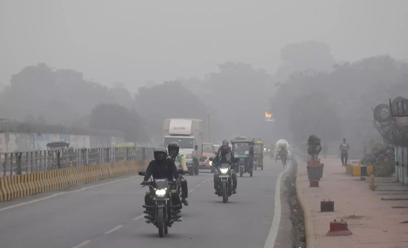 No relief as orange alert for cold day, dense fog extended till Jan 2 ...