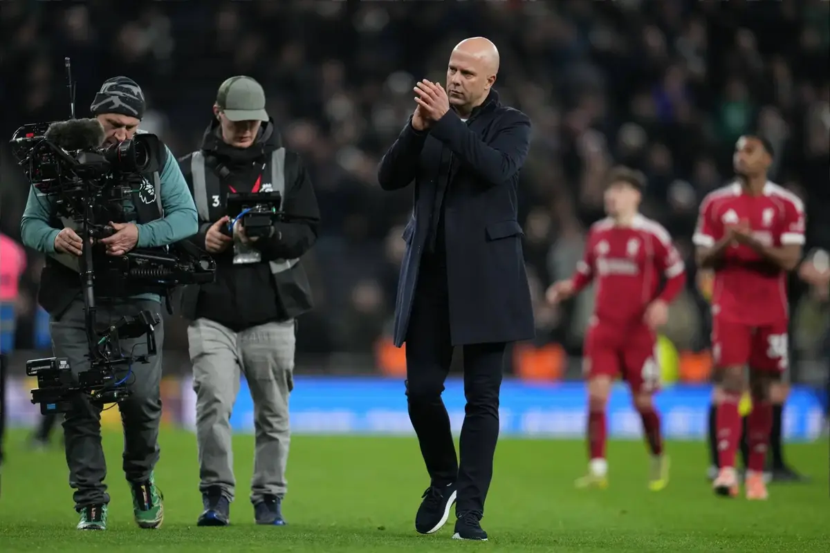 Arne Slot and Rob Edwards praise Anfield tributes to Diogo Jota