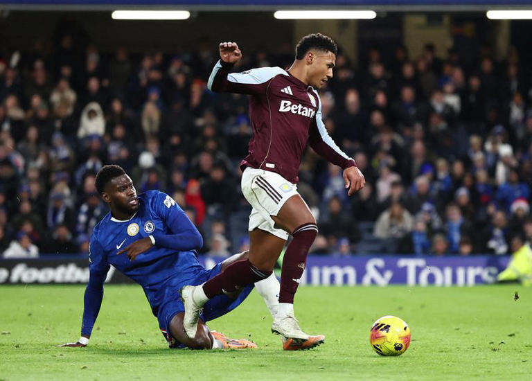 Soccer-Villa come from behind to beat Chelsea 2-1