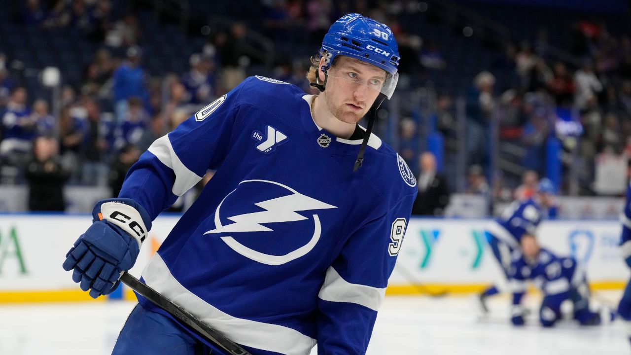 Lightning sign D JJ Moser to eight-year, $54M extension