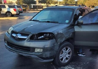 'Unlucky' illegal immigrant runs red light, crashes straight into ICE ...