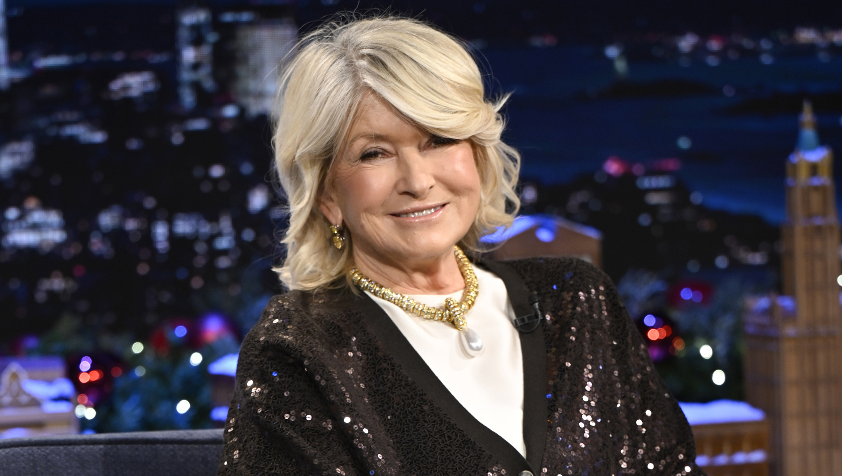 Martha Stewart's gorgeous sweater style brightens up dreary winter days
