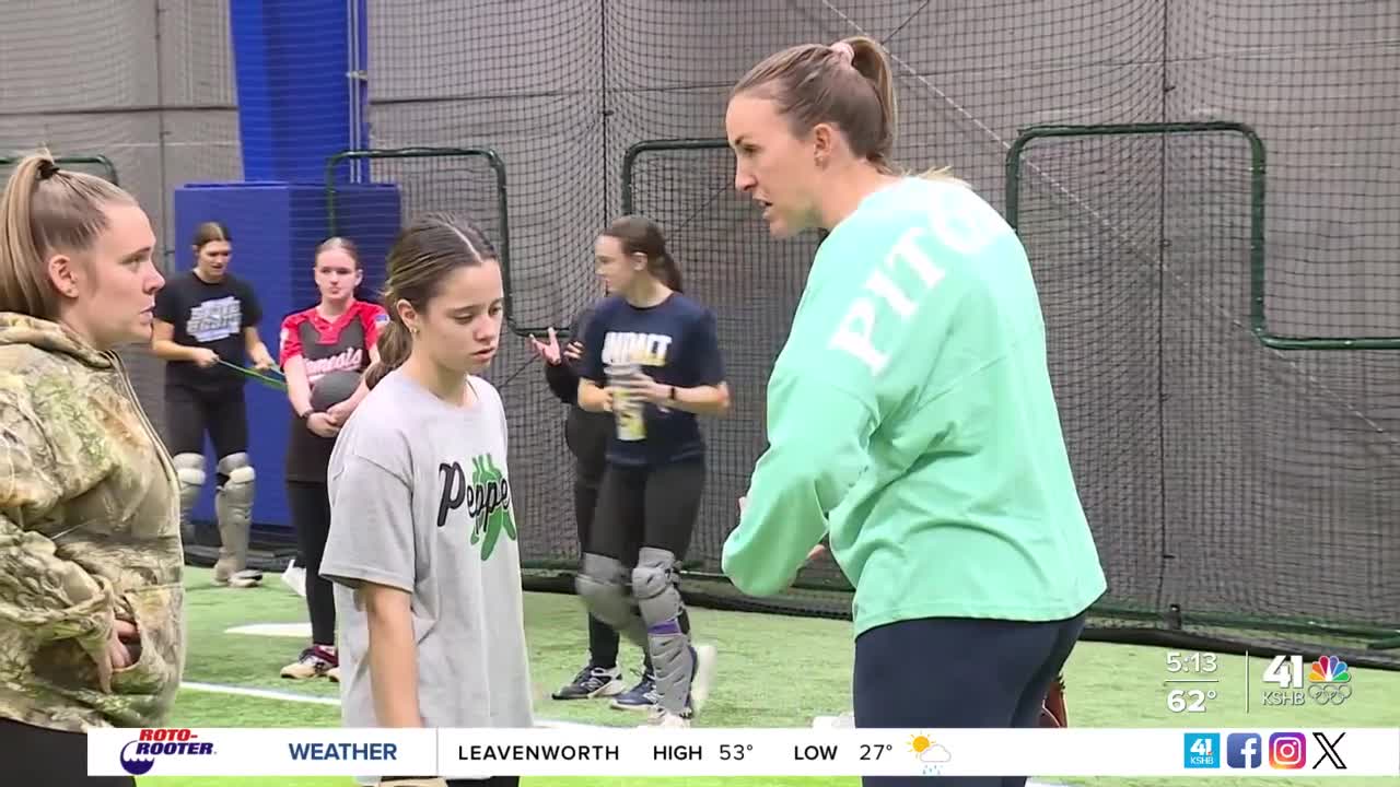 Olympic softball star Monica Abbott mentors high school pitchers in Lee ...