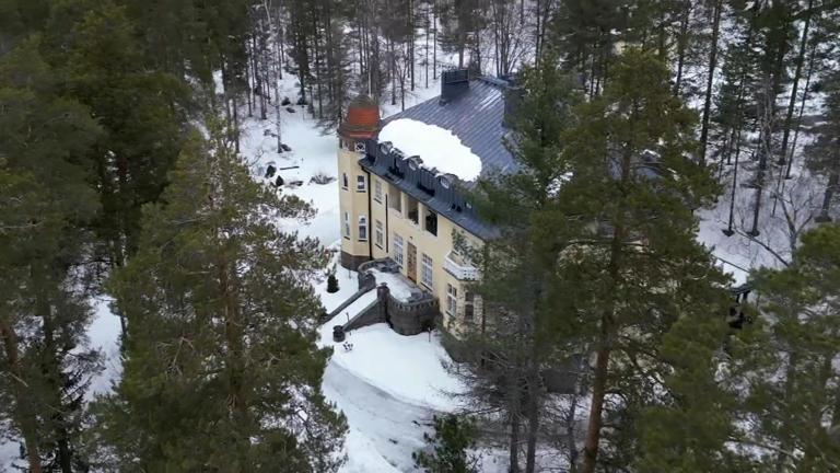 Russen konden ongestoord gebouwen kopen op strategische plekken ...