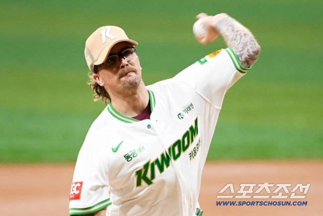 9 Asian quarter players → pitchers → possibility of pitching and ...