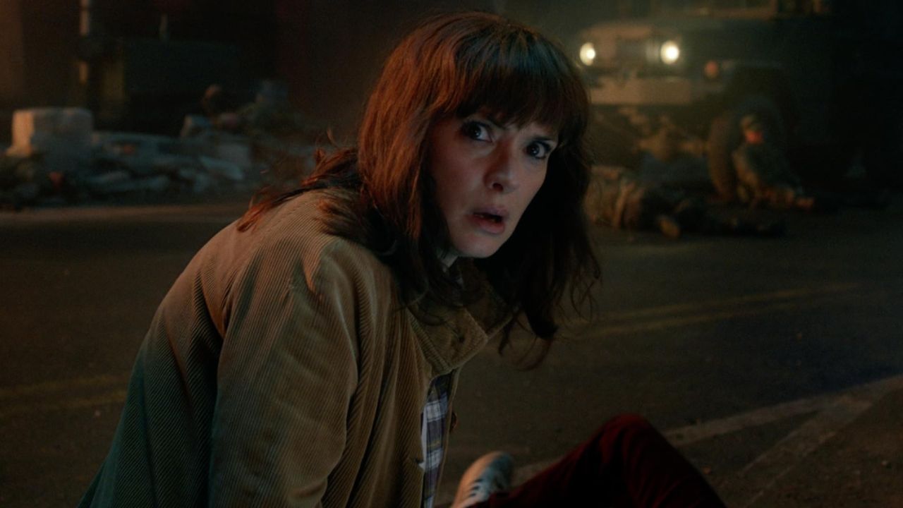 La teoría sobre 'Stranger Things 5' que dice que Joyce siempre conoció ...
