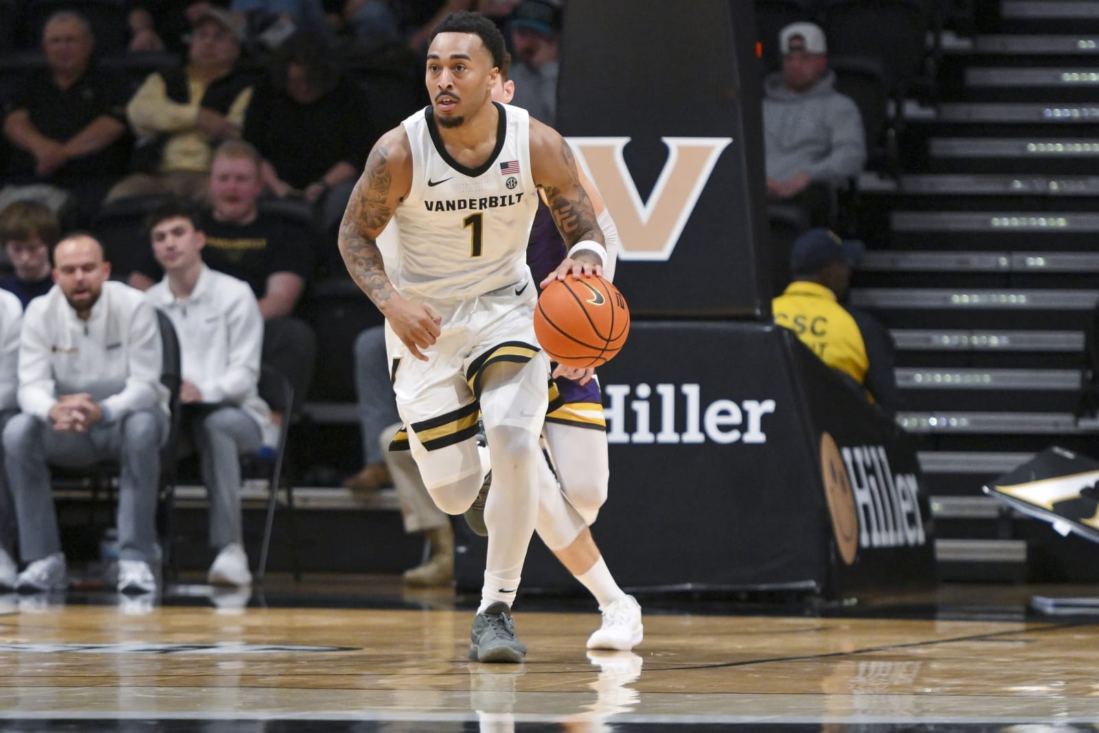 Vanderbilt guard Frankie Collins suffers meniscus tear, out indefinitely