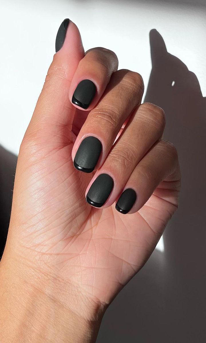 Black nails: 10 cool manicure ideas to wear the most sophisticated ...