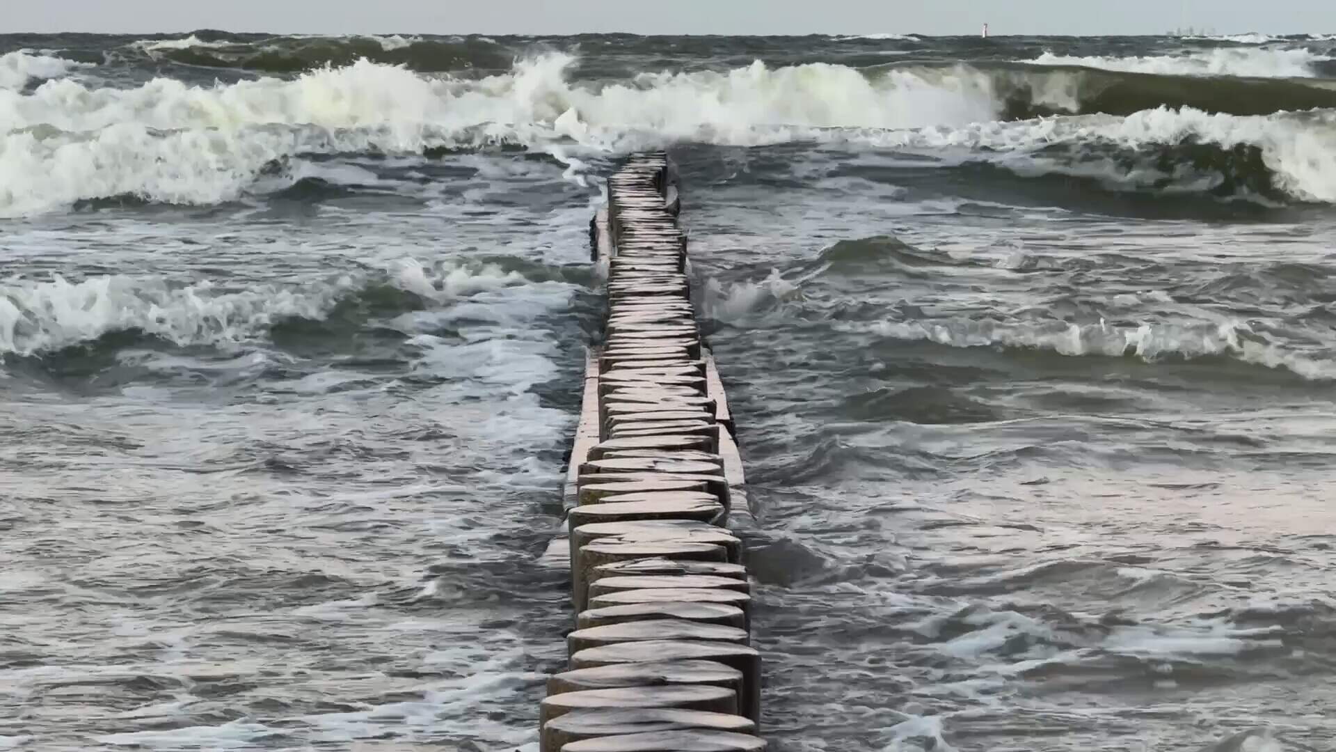 Fale sztormowe na Bałtyku