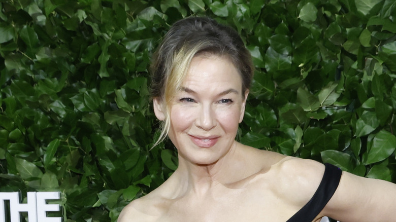 Renee Zellweger's face has changed so much from alleged plastic surgery