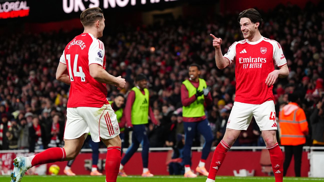 Arsenal go top of Premier League, but again look unconvincing