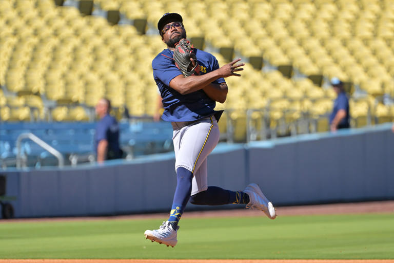 Milwaukee Brewers: Andruw Monasterio tearing up Venezuela winter ball ...