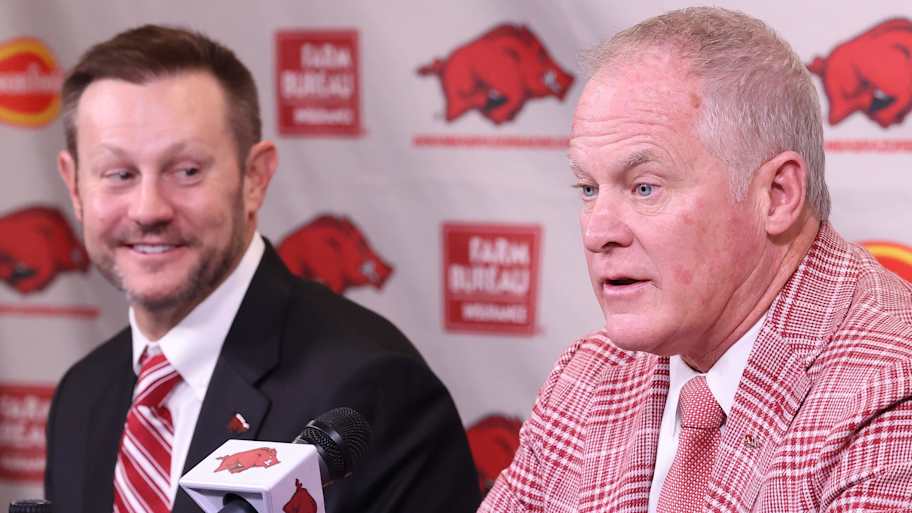 Razorbacks battle shrinking roster window as departures begin growing