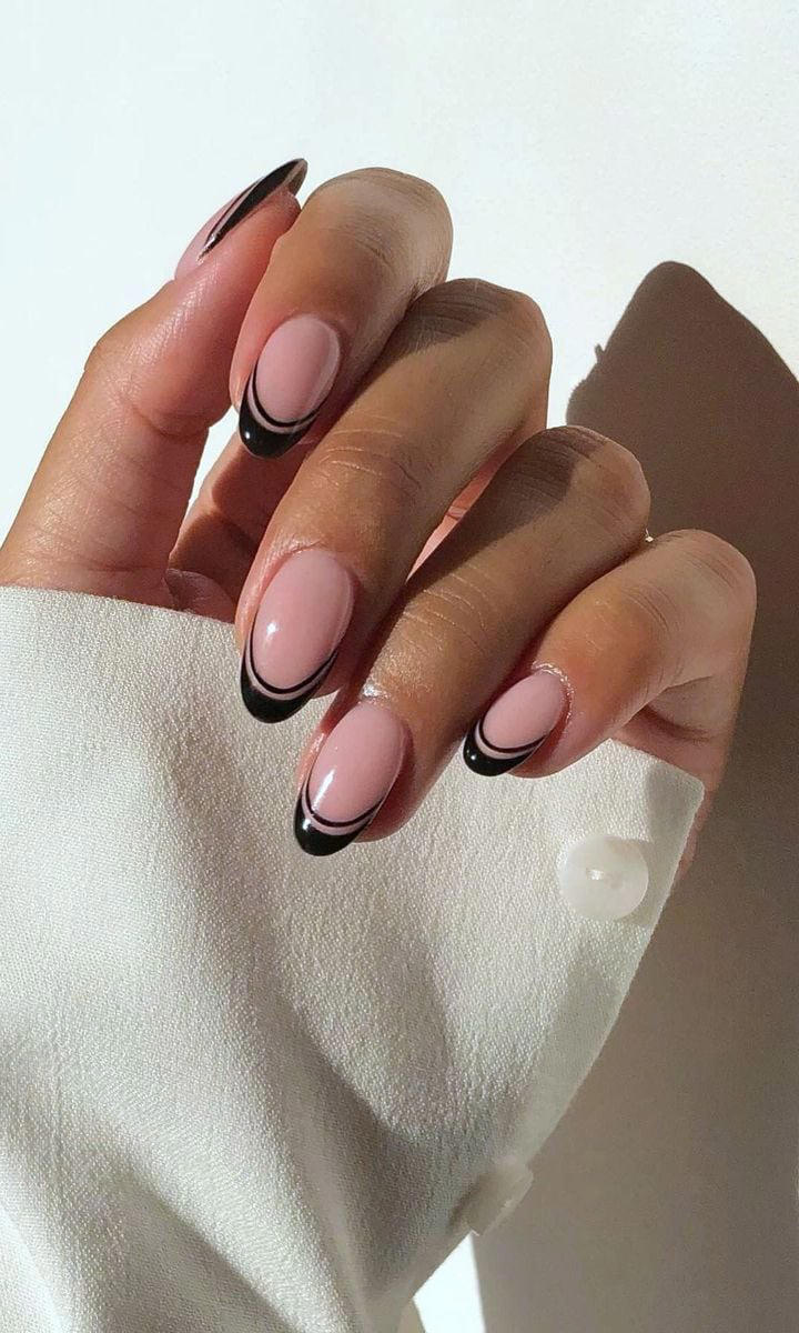 Black nails: 10 cool manicure ideas to wear the most sophisticated ...