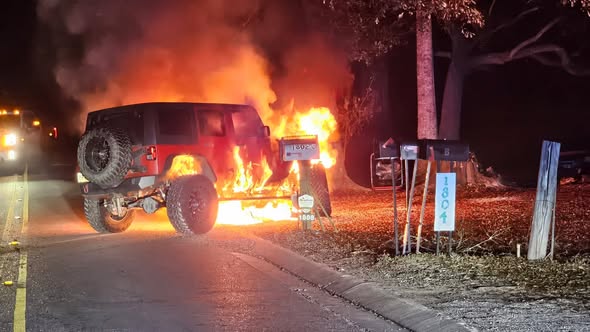Carencro vehicle fire put out on Beau Basin Road