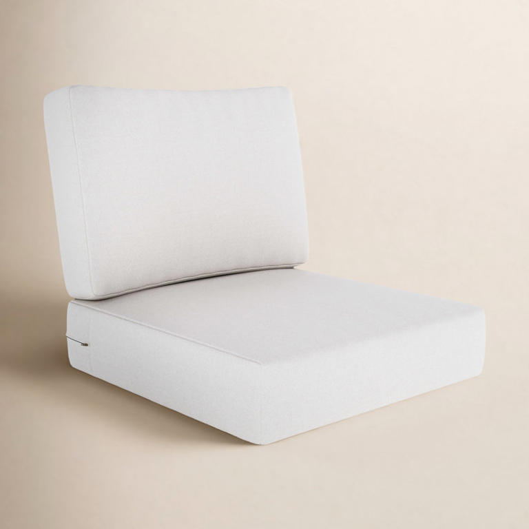 Kendall Jenner’s porch is the only outdoor space stunning enough to ...