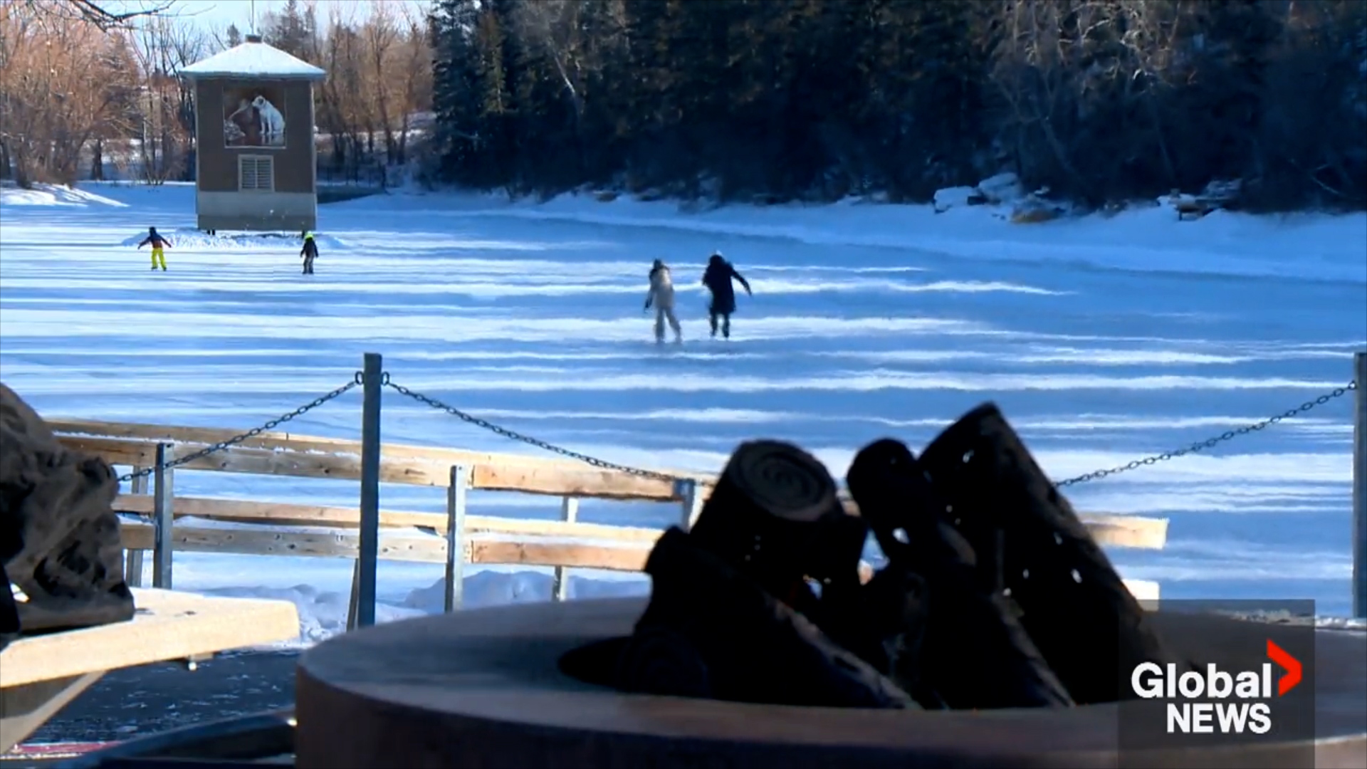 Calgarians brave frigid weather to enjoy winter activities